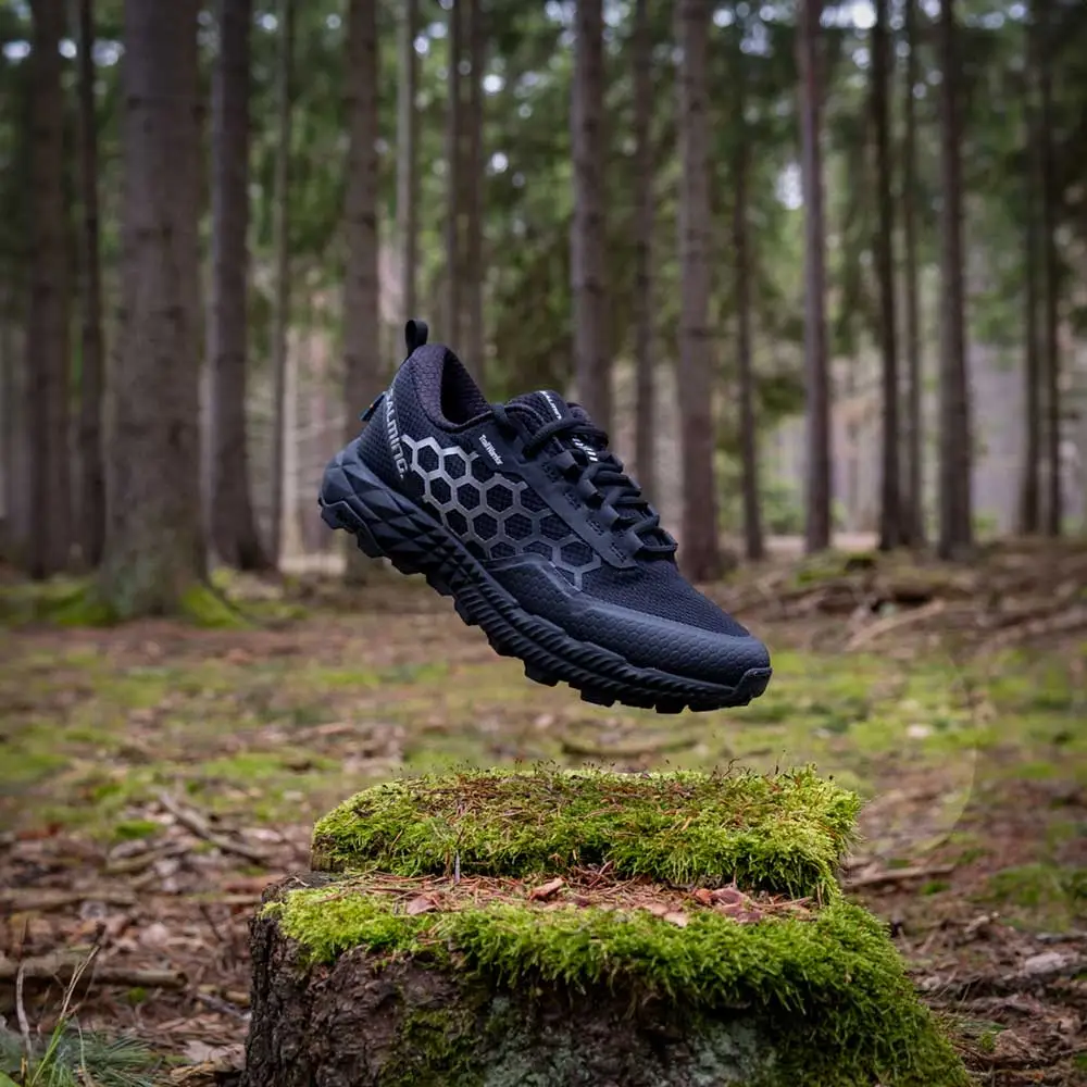 Salming Recoil Trail Warrior Black | Florbal4u.com